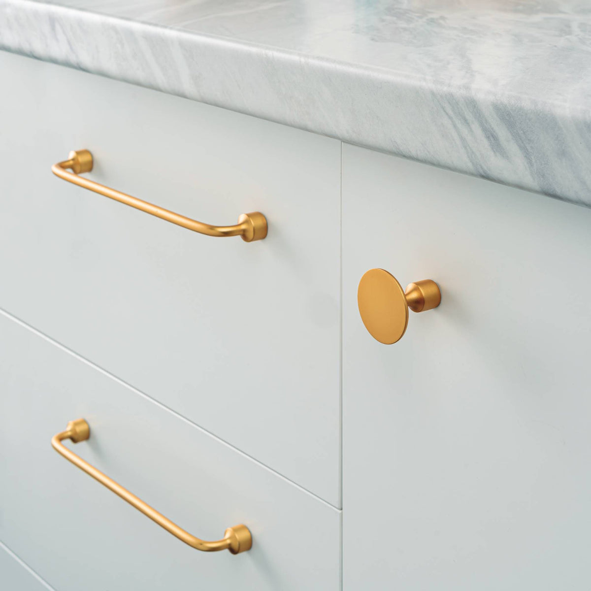 Floid | Knop i Antik Messing | FINICC